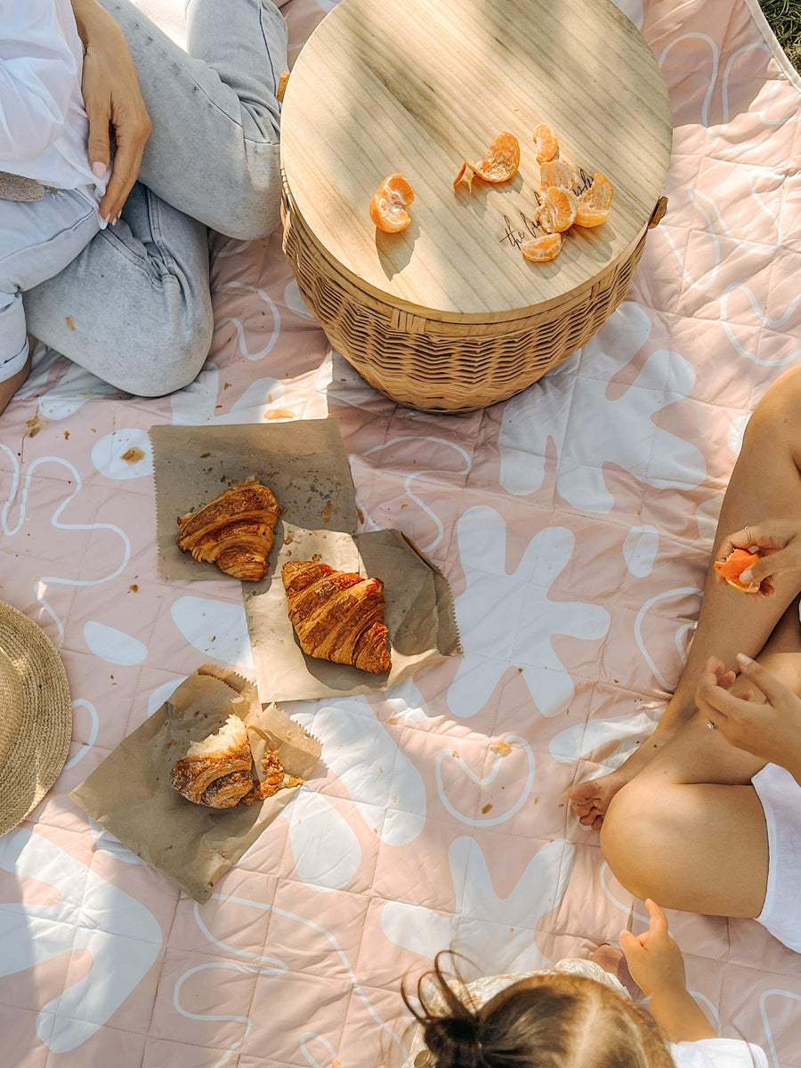 Picnic Rug by 'Sunday Living Co' – Pink – Fika